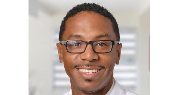 Joseph receives Healthcare Achievement Award | Translational Data ...